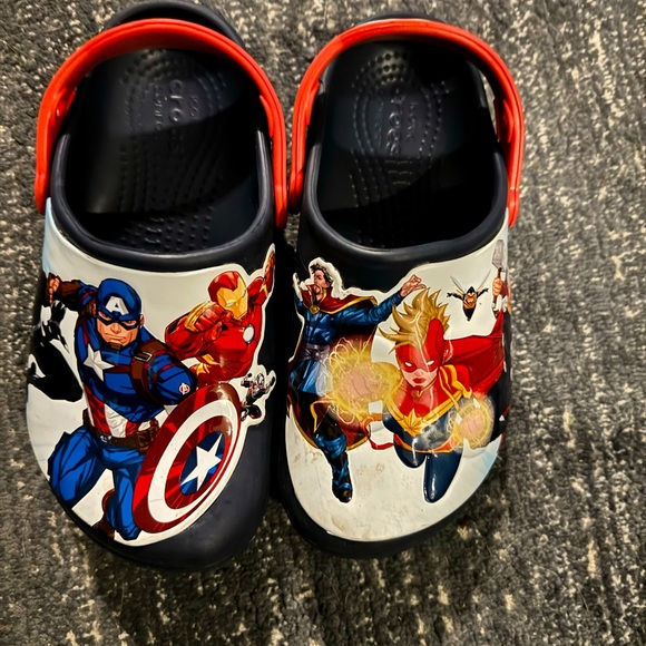 CROCS | Shoes | Crocs Unisexchild Fun Lab Avengers Patch Clog Size J ...